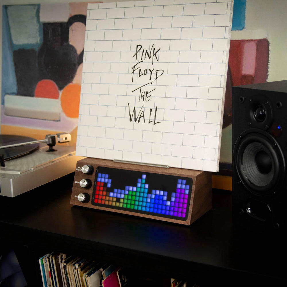 Petru: Smart Now Playing Vinyl Record Stand — TurntableLab.com