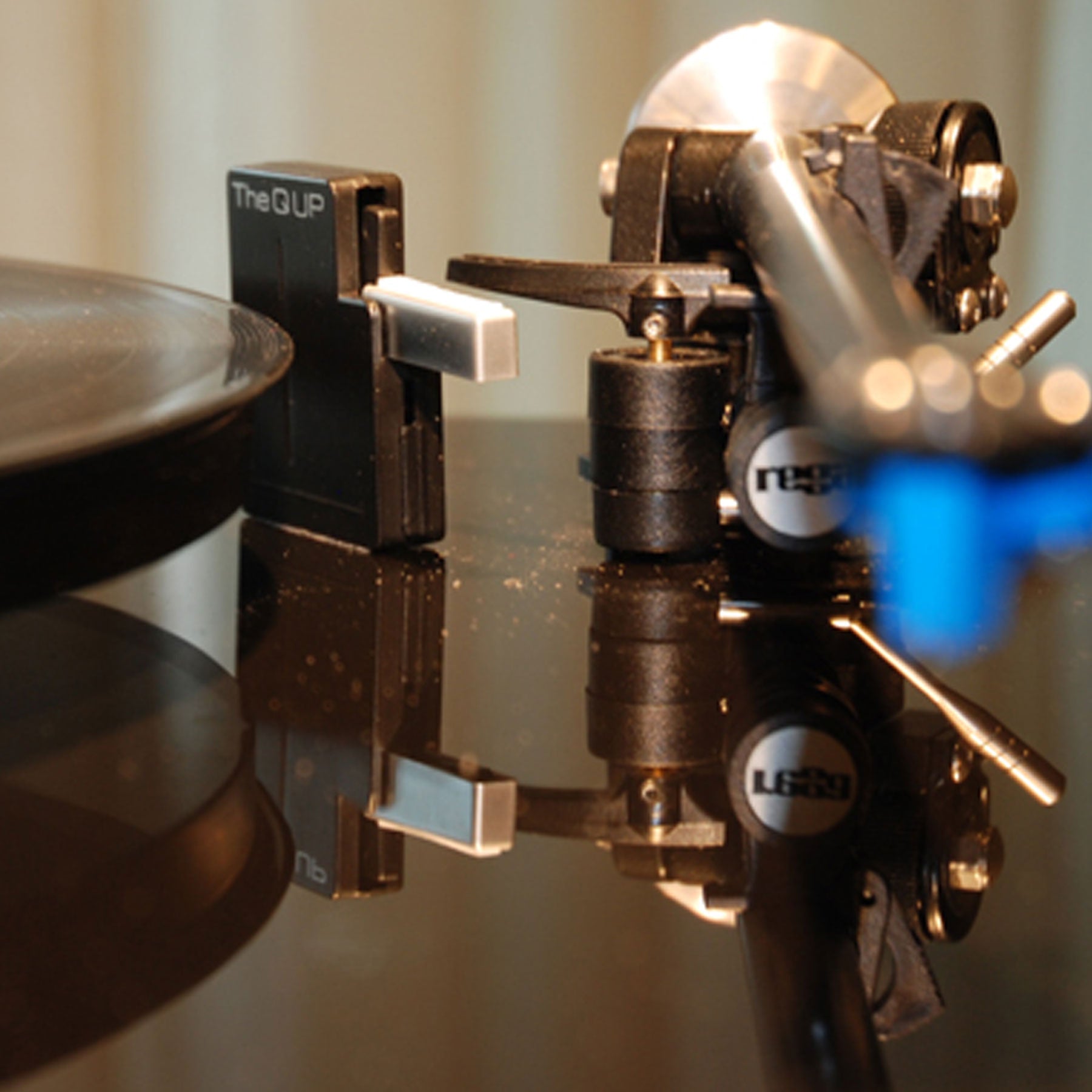 Q Up: Automatic Tonearm Lifter for Turntables — TurntableLab.com