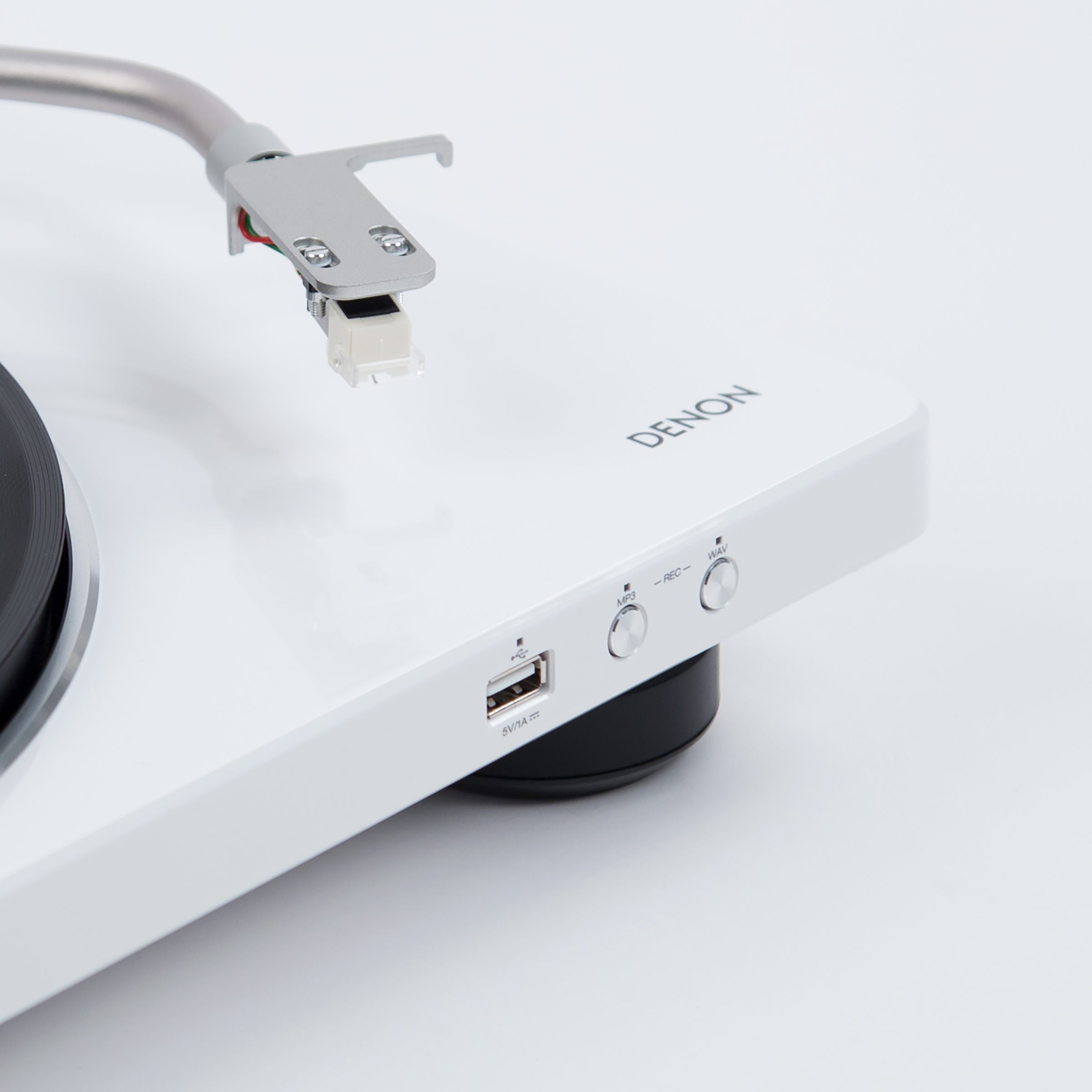 Denon: DP-450USB Turntable - White (DP450USBWT) — TurntableLab.com