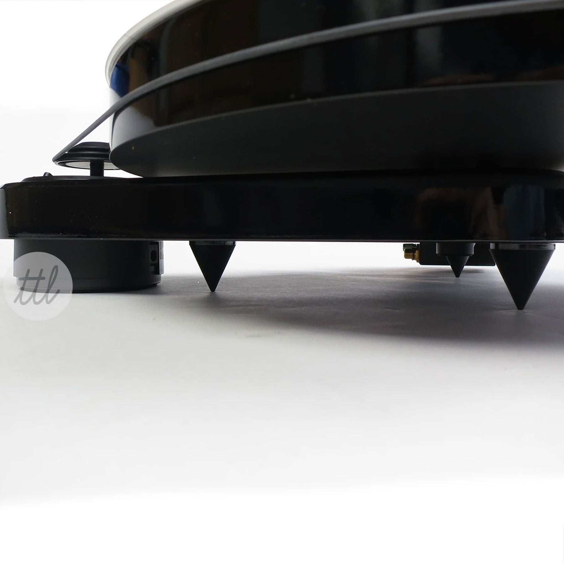 Pro-Ject: RPM 1 Carbon Turntable - White (RPM1) — TurntableLab.com