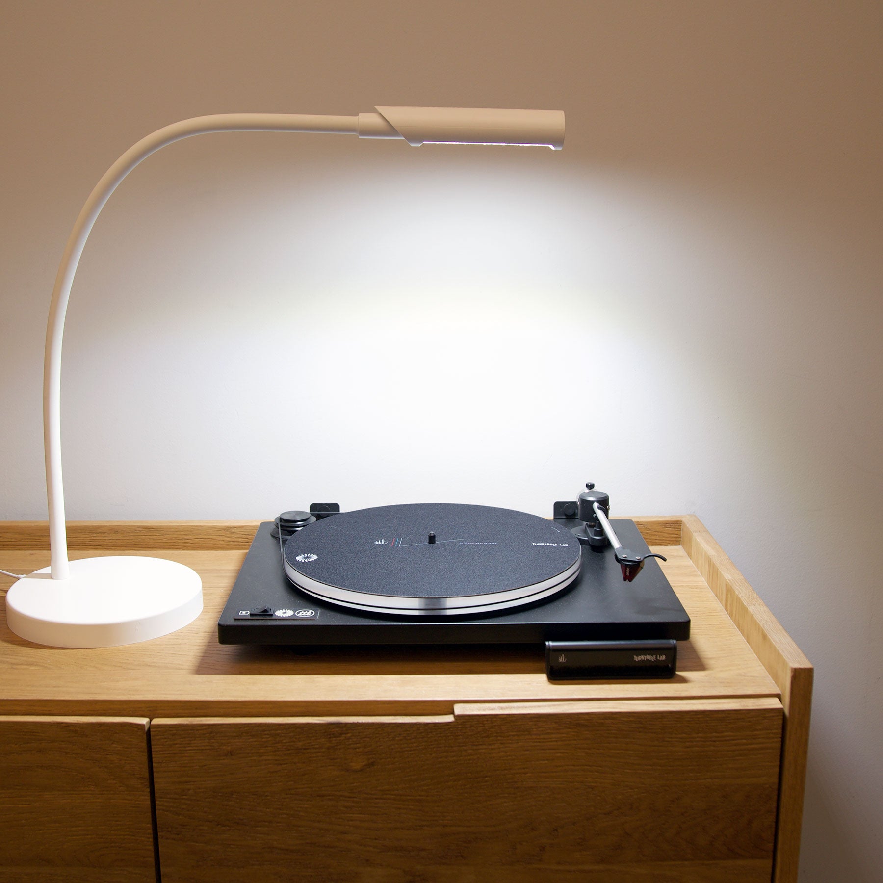 Reliable Corp.: UberLight Flex Turntable Lamp - White / Tabletop Model ...