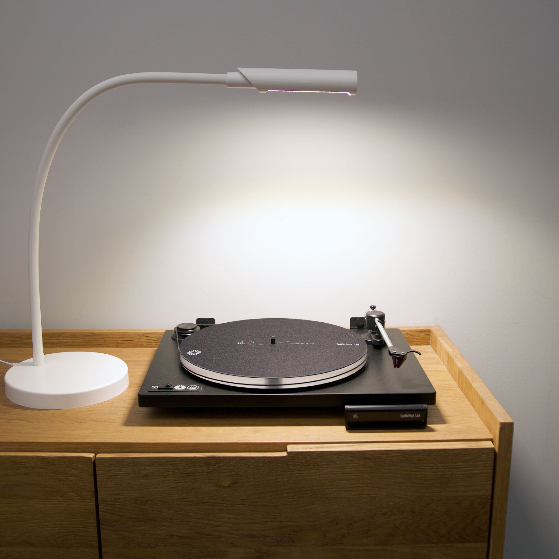 Reliable Corp.: UberLight Flex Turntable Lamp - White / Tabletop Model ...