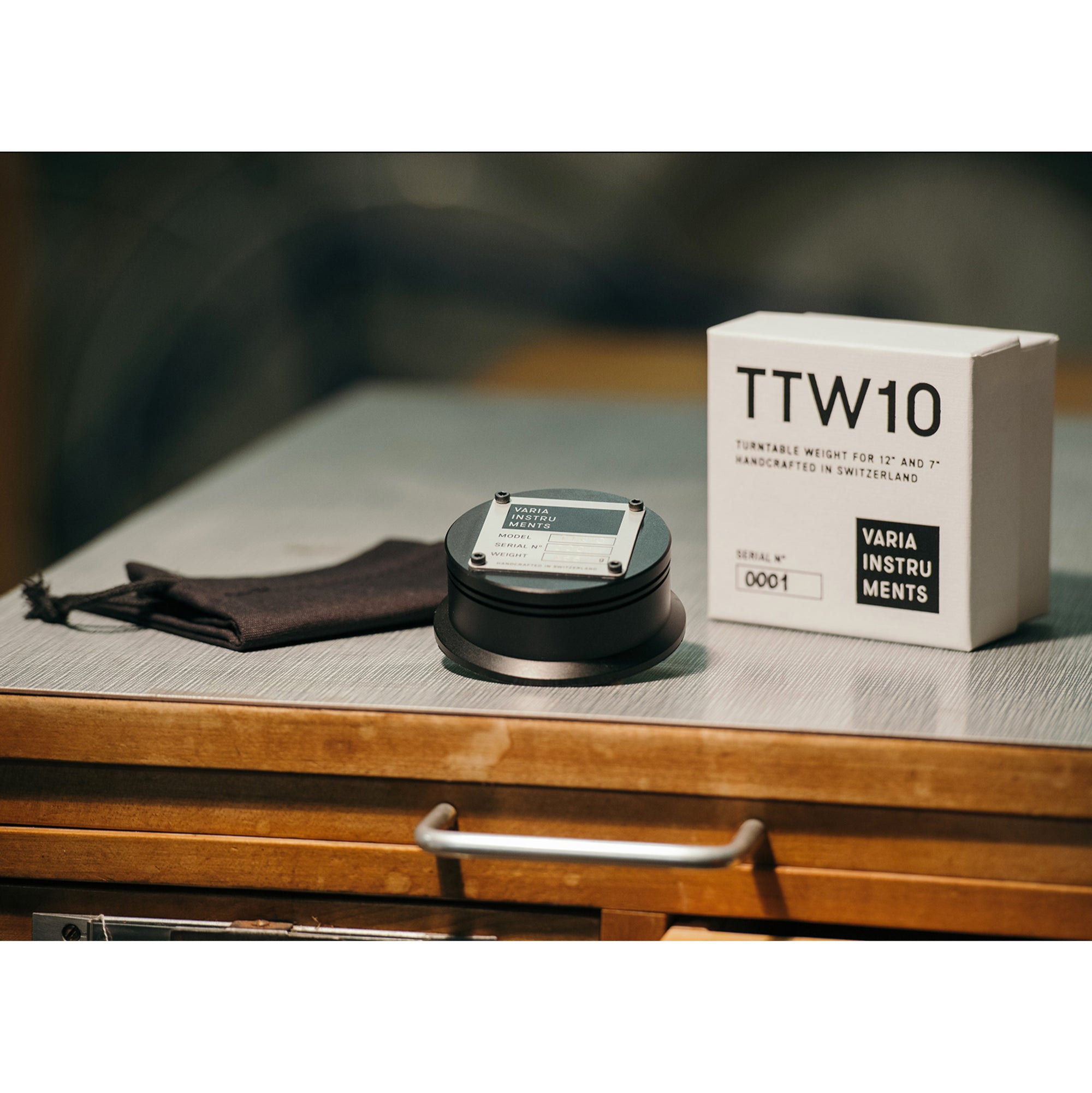 Varia Instruments: TTW10 Turntable Weight for 12" + 7" Records ...