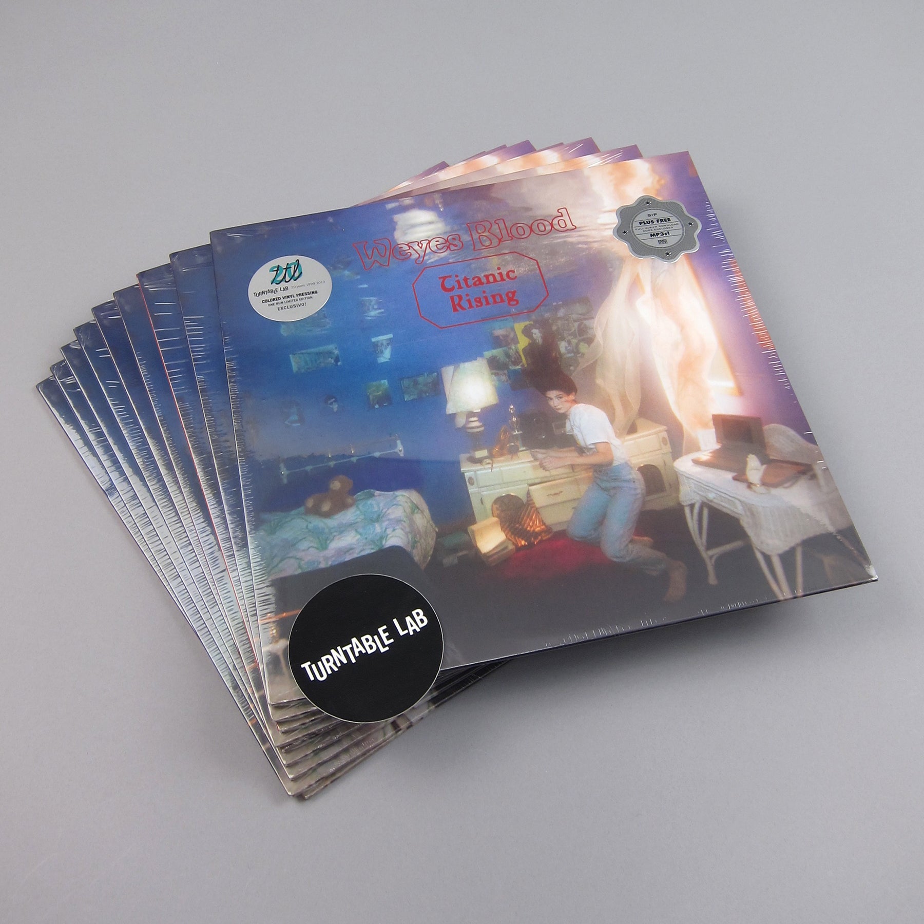 Weyes Blood: Titanic Rising (Violet Colored Vinyl) Vinyl LP - Turntabl ...
